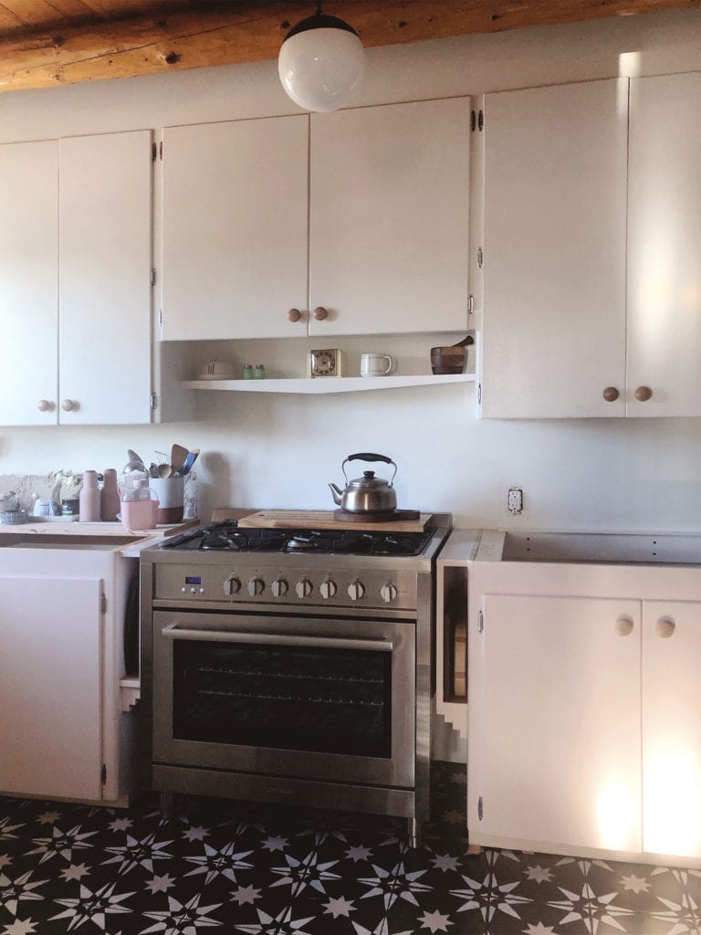 Between cabinet storage store